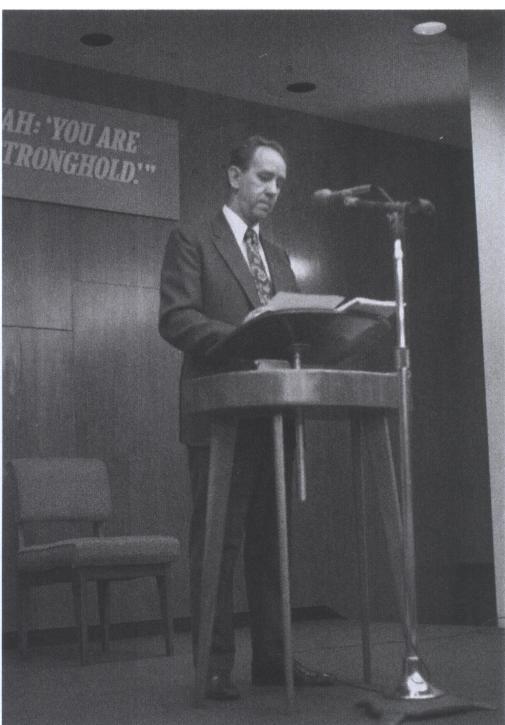 Raymond Franz, fidelidad a la propia conciencia – Pensamiento y cultura